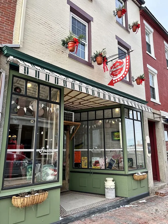 the fountain ice cream & deli 1