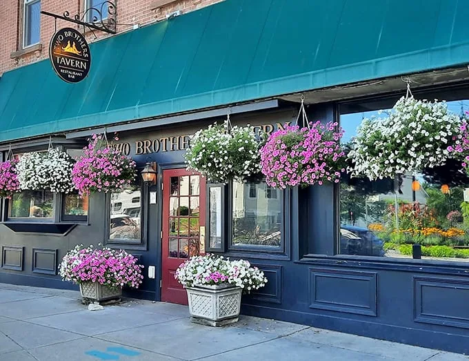 two brothers tavern 1