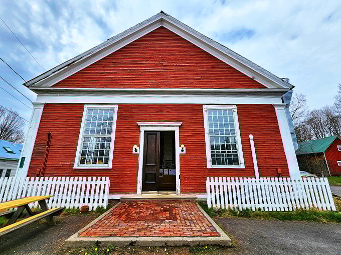 A red-hot welcome! This charming Vermont café looks like it jumped straight out of a Norman Rockwell painting, complete with white picket fence and all.