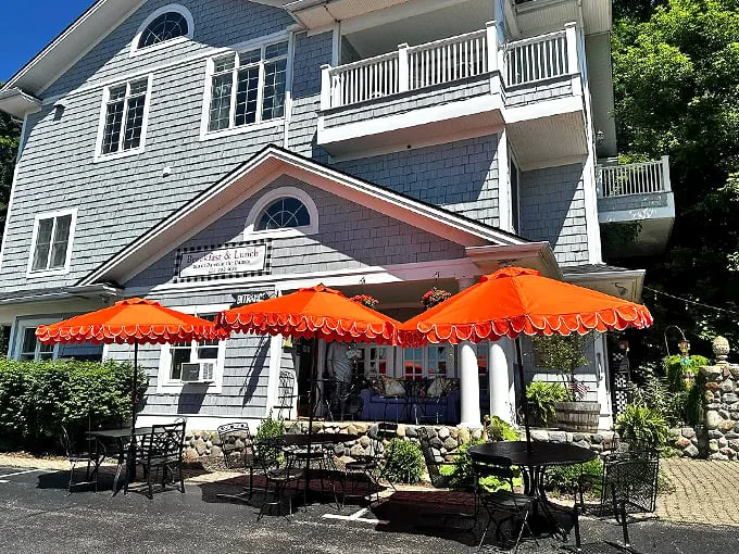 Welcome to breakfast paradise! This charming cupola-topped haven looks like it jumped straight out of a Norman Rockwell painting.