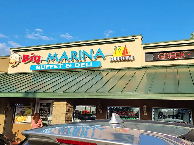Where the name promises "big" and the flavors deliver! Greek-Mediterranean goodness with a side of Minnesota charm.