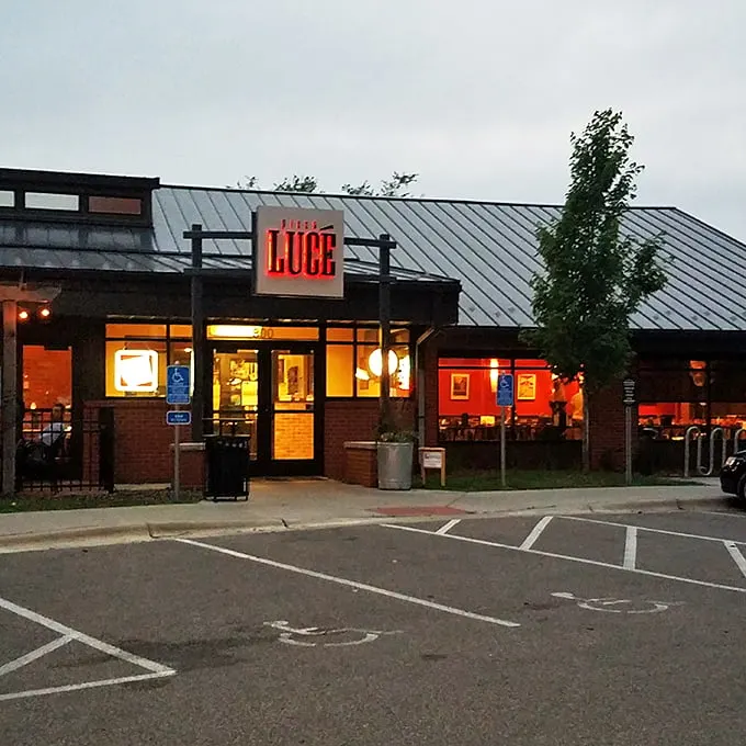 Pizza Lucé: Where pizza gets a touch of nightlife cool. This Richfield hotspot is perfect for both dinner and late-night cravings.