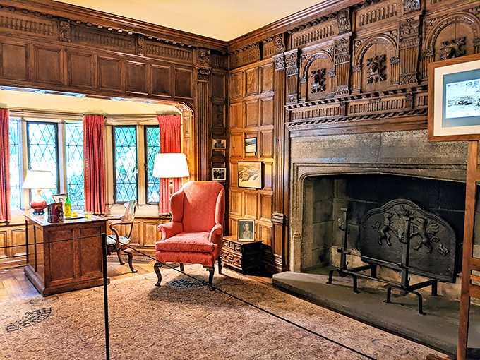 Stone walls, manicured lawns, and water views – the Ford House is where history and opulence throw a garden party. 