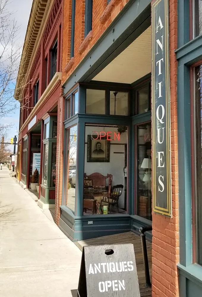 Brick, antiques, and small-town charm: a recipe for the perfect afternoon of treasure hunting in Kalamazoo.