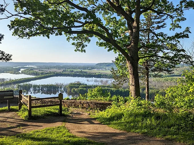 Where the Mississippi and Wisconsin Rivers join forces to create nature's ultimate viewing platform.