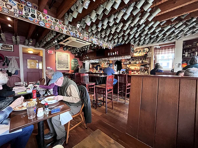 Where everybody knows your name – or at least your favorite oyster! King Eider's bustles with the warmth of a true local haunt.
