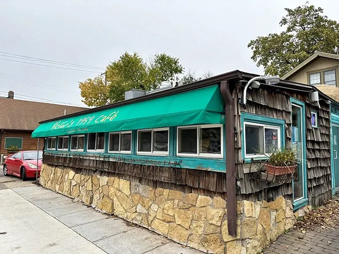 Cuba called, they want their flavor back! Colorful decor and breakfast with so much flair, you might salsa between bites.