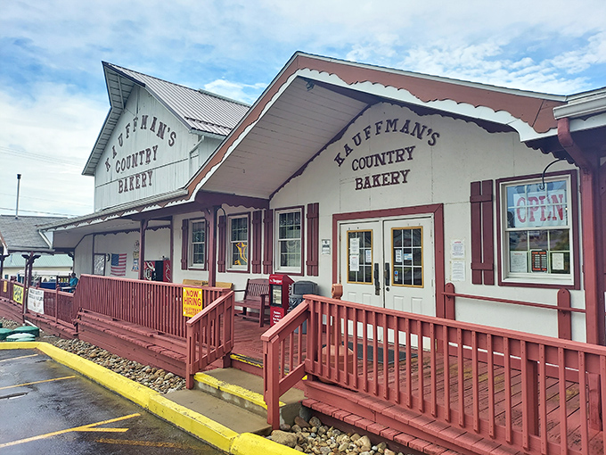 Amish country's sweetest secret! Where the cinnamon rolls are bigger than your plans and the pies could make grandma jealous.