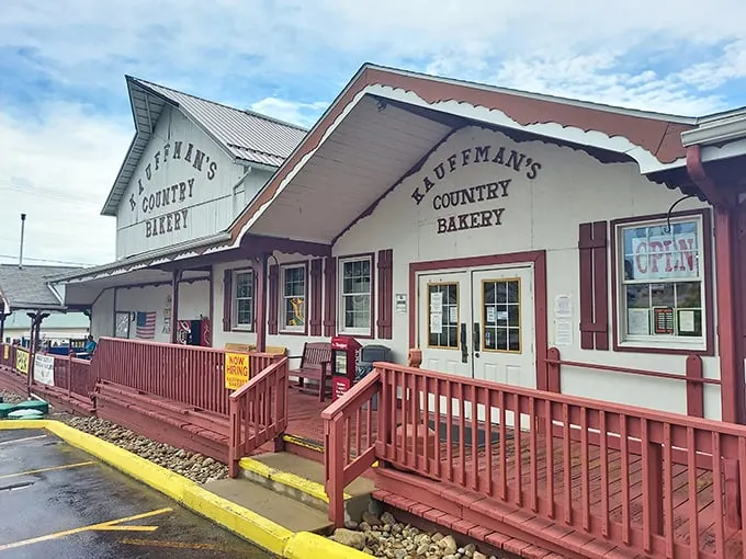 Amish country's sweetest secret! Where the cinnamon rolls are bigger than your plans and the pies could make grandma jealous.