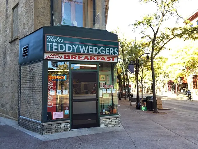 Step into a time capsule of taste! Teddywedgers' retro charm and hearty pasties are like a warm hug for your taste buds. 