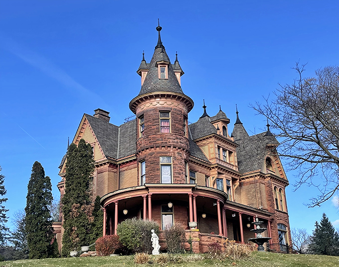 Henderson Castle: Perched high like a Victorian crow's nest, this mansion offers views that would make Jack and Rose jealous. 