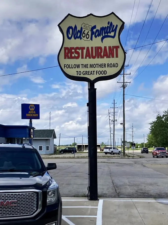 "Follow the Mother Road to Great Food"—now that's truth in advertising if I've ever seen it.