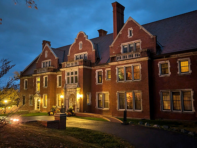 Downton Abbey, Minnesota style! This stunning estate is a time capsule of early 20th-century luxury, complete with mysterious vibes. Photo credit: Glensheen