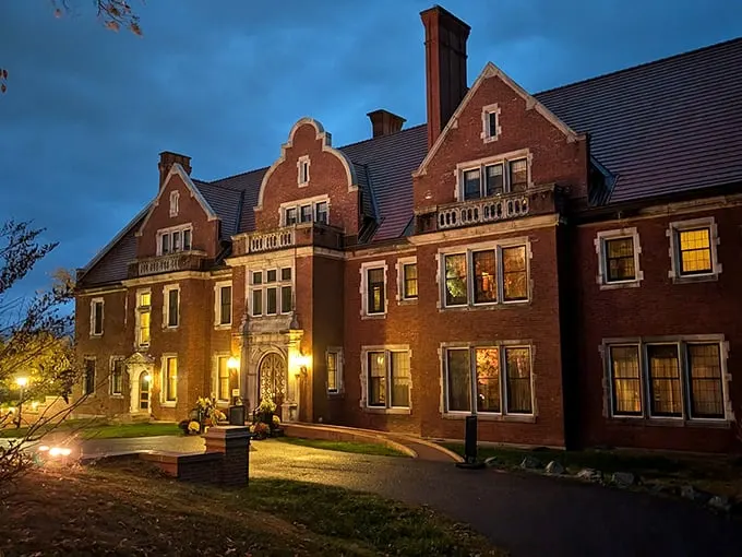 Downton Abbey, Minnesota style! This stunning estate is a time capsule of early 20th-century luxury, complete with mysterious vibes. Photo credit: Glensheen