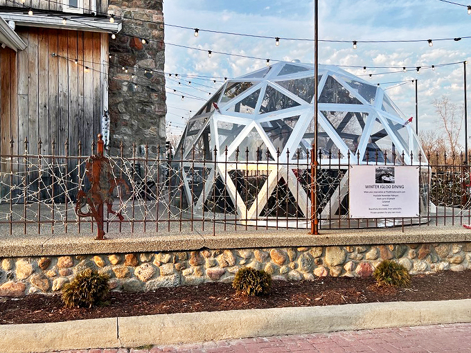 Dining in a bubble has never been so appealing! It's like being in a sci-fi movie, but with gourmet food instead of alien invasions.