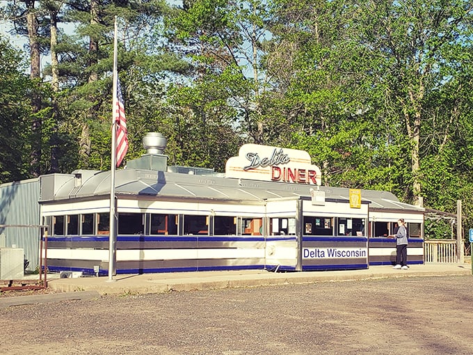Monty's Blue Plate Diner: Where retro meets revolutionary! This Madison hotspot dishes out comfort food with more personality than a sitcom cast. 