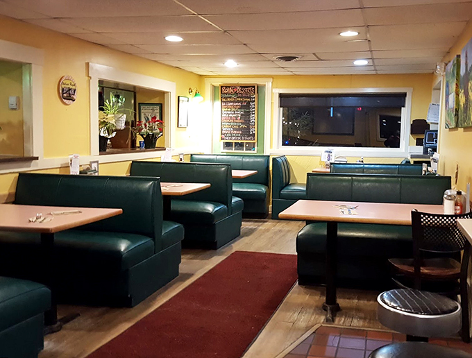 Cozy booths and retro charm – it's like sitting in a Norman Rockwell painting, but with better food and fewer judgmental looks from your grandma.