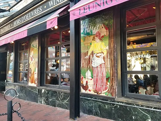 A Parisian postcard come to life! Leunig's charming storefront beckons with promises of culinary delights and European flair.