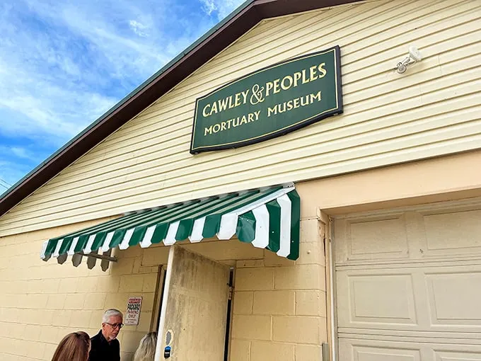 Welcome to the afterlife's waiting room! This unassuming exterior houses a treasure trove of morbidly fascinating history. Who knew the great beyond had such curb appeal?