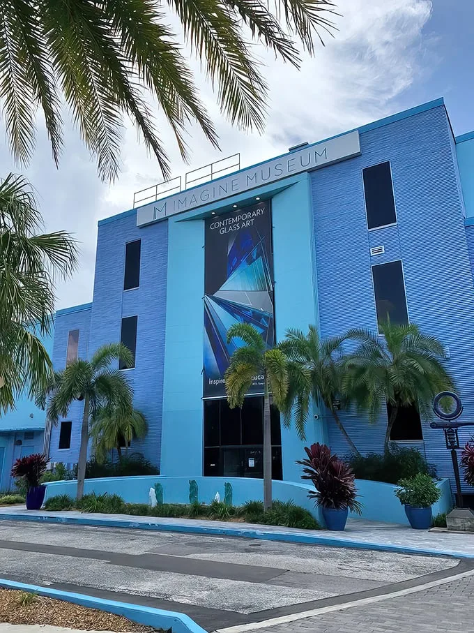 Blue-tiful! This azure oasis of art stands out like a sapphire in St. Pete's crown. It's as if Picasso and the Cookie Monster collaborated on a building design.