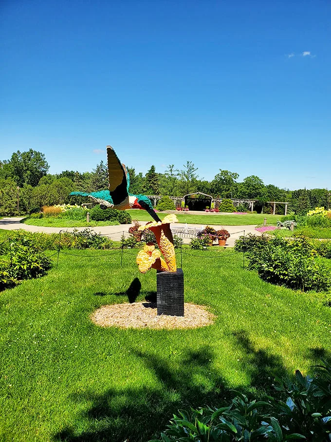 This stunning garden invites you to leave your worries behind and step into a world where nature reigns supreme.
