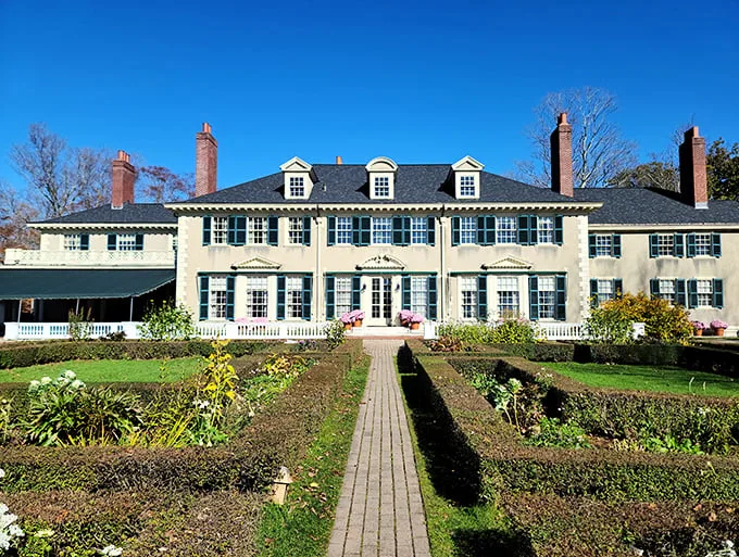 A garden path to presidential paradise! Stroll through this floral wonderland, where history and horticulture collide in a burst of color and fragrance.
