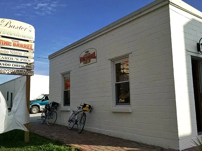 Time-travel pit stop! Baxter's quaint facade is your portal to Illinois' winemaking past.