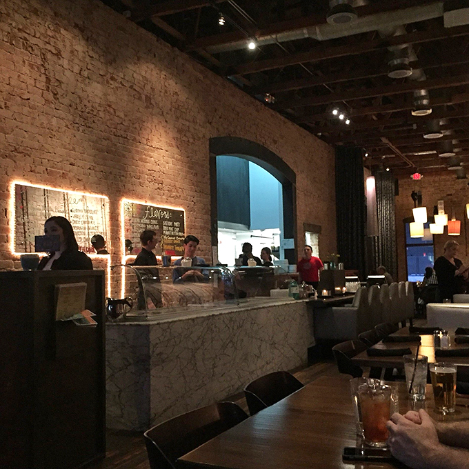 Where food meets fun! HUB's bar is like the cool table in high school, but everyone's invited.