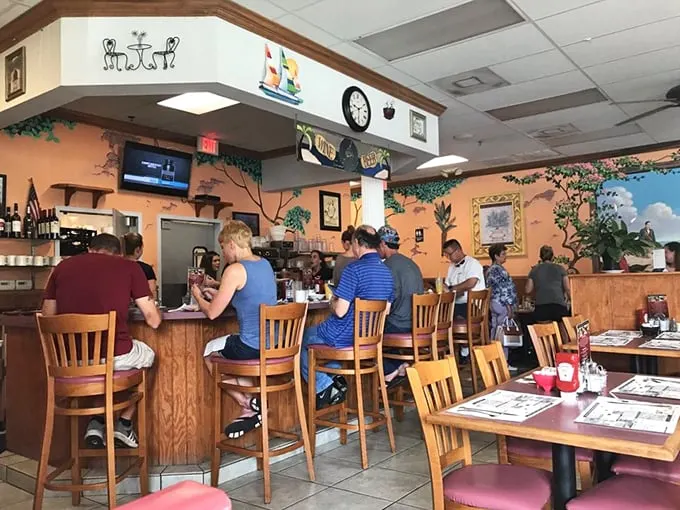 Pull up a chair at this breakfast bar, where every seat feels like the best seat in the house.