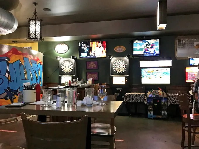 Sports on every screen and games galore – it's like ESPN and Chuck E. Cheese had a love child, and we're here for it.