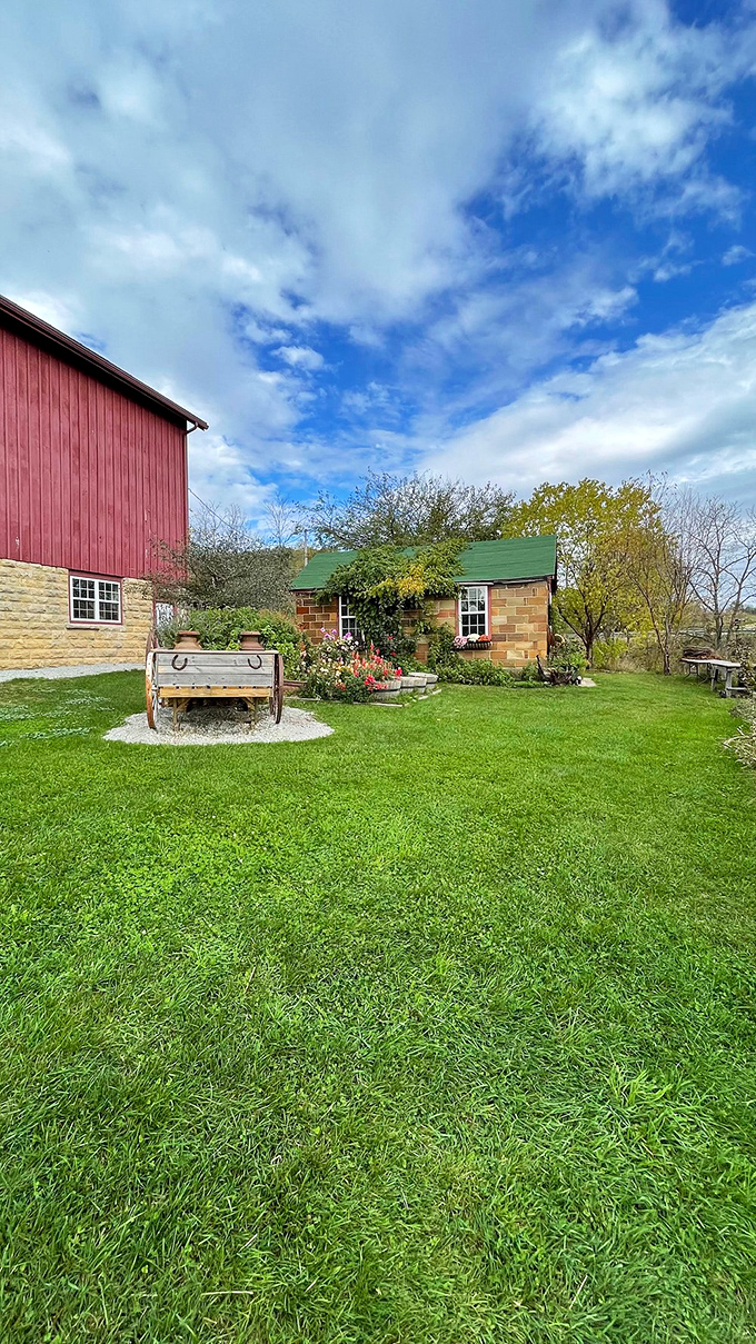 Rustic charm meets geological wonder! This picturesque scene is proof that sometimes, the best views are right in our own backyard. No passport required for this adventure!