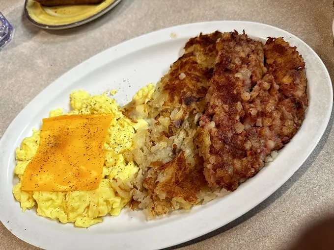 Crispy, golden hash browns: the unsung heroes of any great breakfast plate. They're like edible sunshine on a cloudy Michigan morning!