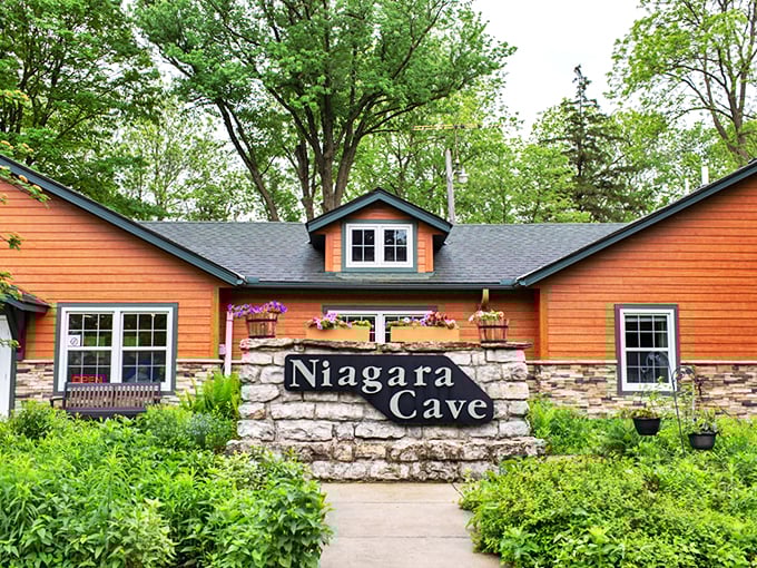 Welcome to Niagara Cave, where the flowers are as inviting as the underground waterfalls! It's like a hobbit hole, but with better plumbing.