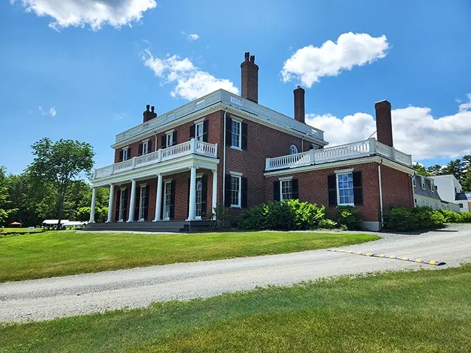 Side view or secret entrance? This angle of the Black House shows off its architectural prowess and makes you wonder what mysteries lie within.