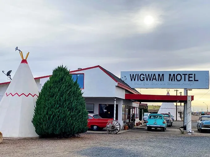 Roadside lodging with a twist! It's the perfect spot for cowboys, Indians, and road-weary travelers alike.