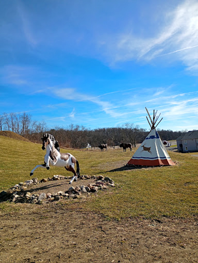 3 horse statue