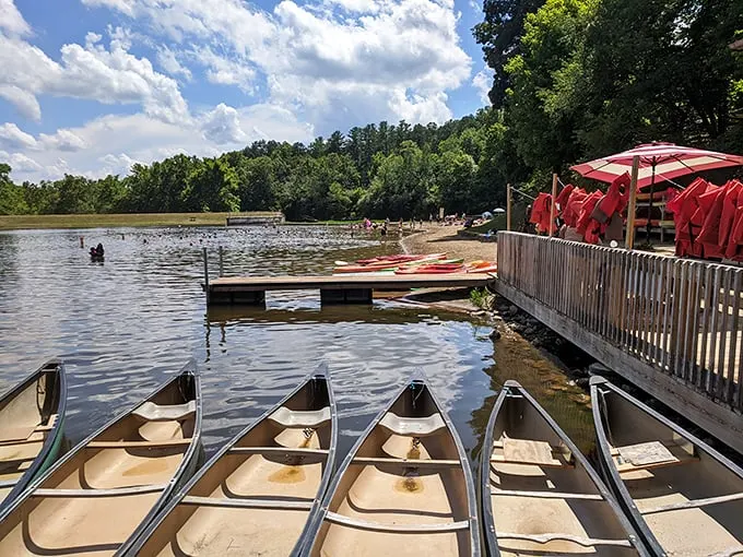 Roadside oasis alert! Lake Hope serves up a refreshing slice of paradise for weary travelers.