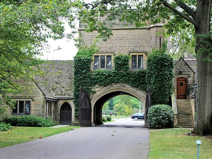 Who needs England when you've got this? The Ford House's limestone facade and slate roof transport you straight to the English countryside.