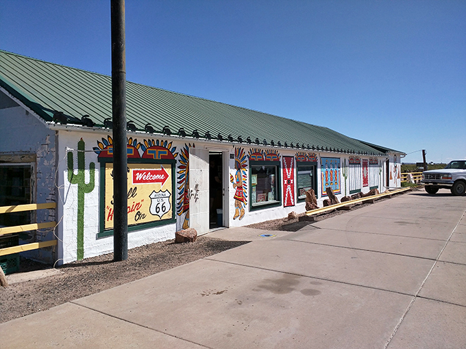 Carrot you glad you stopped? This iconic sign and sculpture are the perfect excuse for a leg-stretching pit stop.