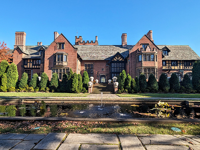 Goodyear for plants! This mansion's gardens are so posh, even the weeds probably have British accents.