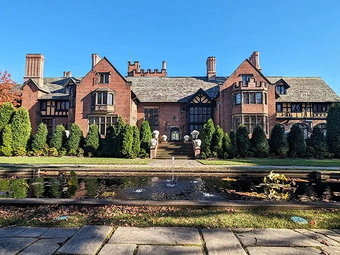 Goodyear for plants! This mansion's gardens are so posh, even the weeds probably have British accents.