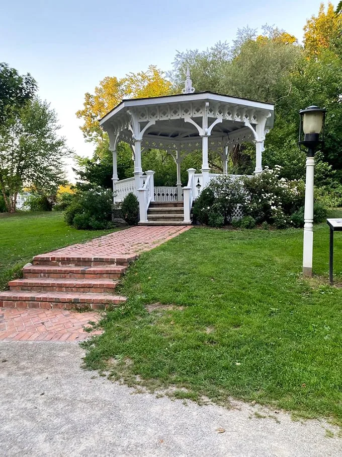 The gazebo that time forgot! This Victorian beauty is ready for its close-up – or your impromptu rendition of "76 Trombones." Don't forget your straw boater hat!