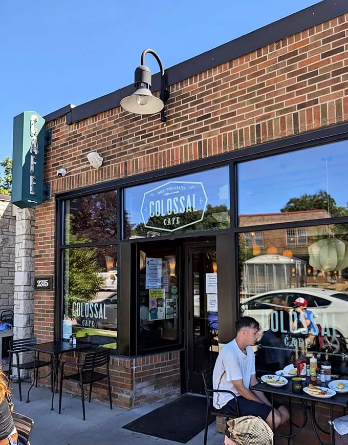 Size isn't everything! This compact cafe serves up flavors bigger than Paul Bunyan's appetite.