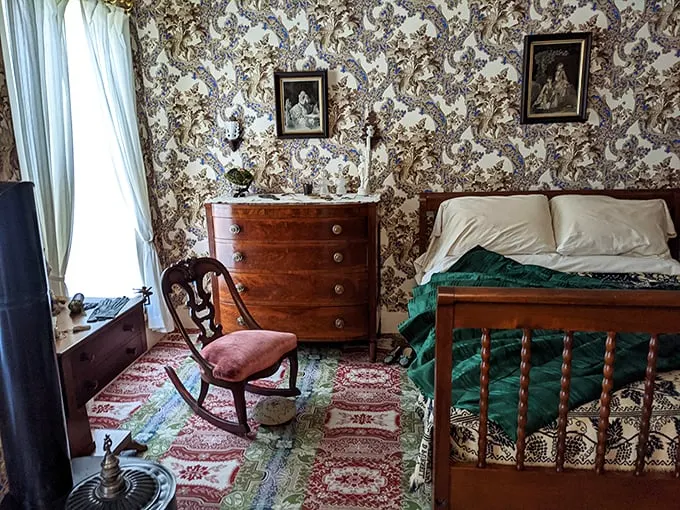 Abe's boudoir: Where presidential dreams and 19th-century interior design collided in a whirlwind of patterns.