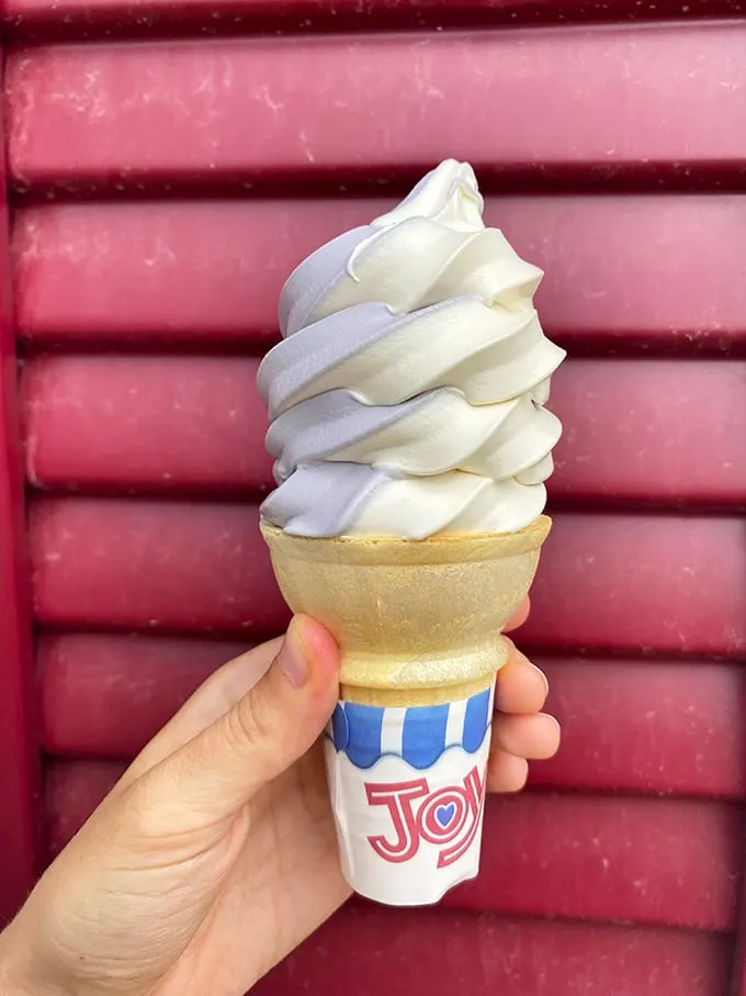 Double the flavor, double the fun! These creemees are the Laverne and Shirley of the dessert world – better together.