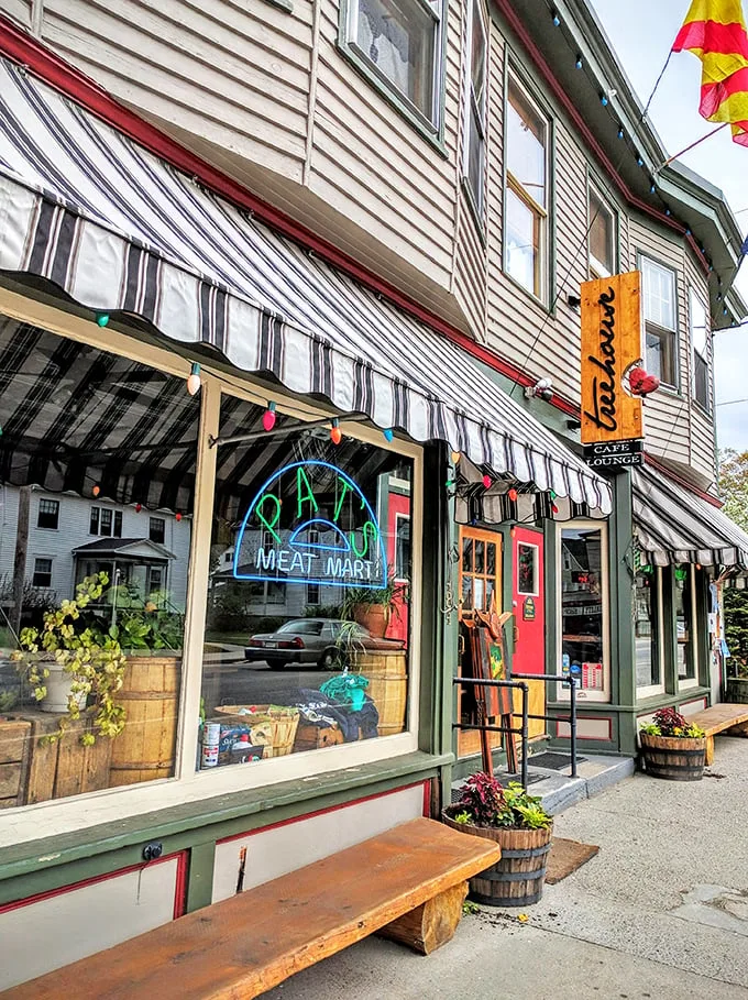 Step back in time, taste the sublime. Pat's is where nostalgia meets top-notch cuts.