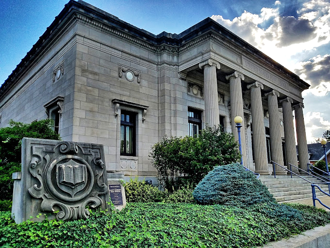 Pop in for a kernel of history! This museum is more addictive than a bucket of buttered popcorn at the movies.