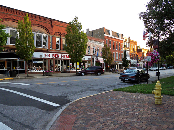 Oberlin's eclectic downtown: Where academia meets small-town charm. Bookshops and cafes create a haven for intellectuals and coffee lovers alike.