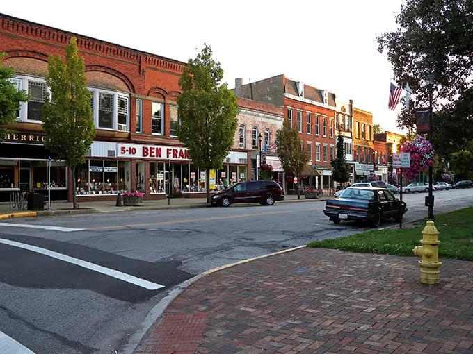 Oberlin's eclectic downtown: Where academia meets small-town charm. Bookshops and cafes create a haven for intellectuals and coffee lovers alike.
