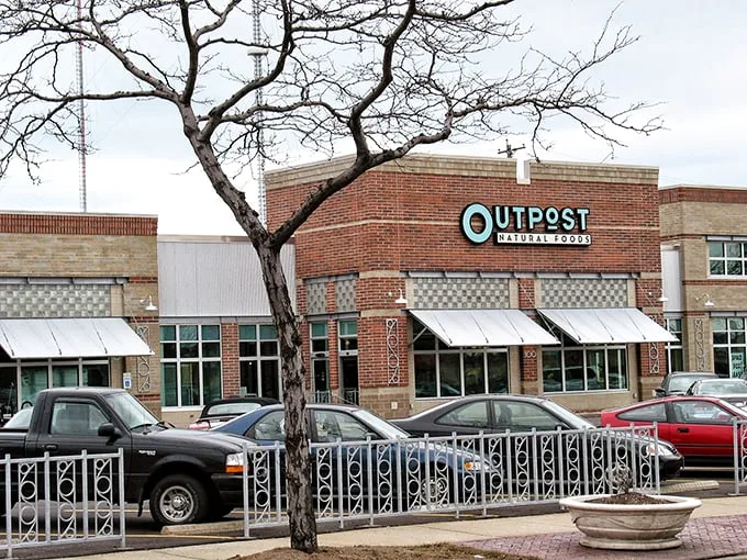 Eco-friendly pit stop alert! Fuel up on organic goodies and good vibes at this natural oasis.